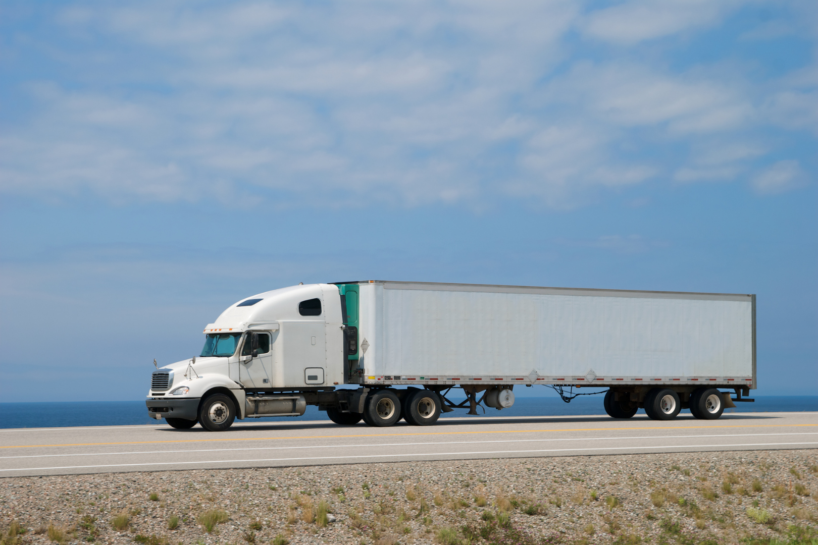 4 Common Ways to Pay Truck Drivers - Frontline Q7